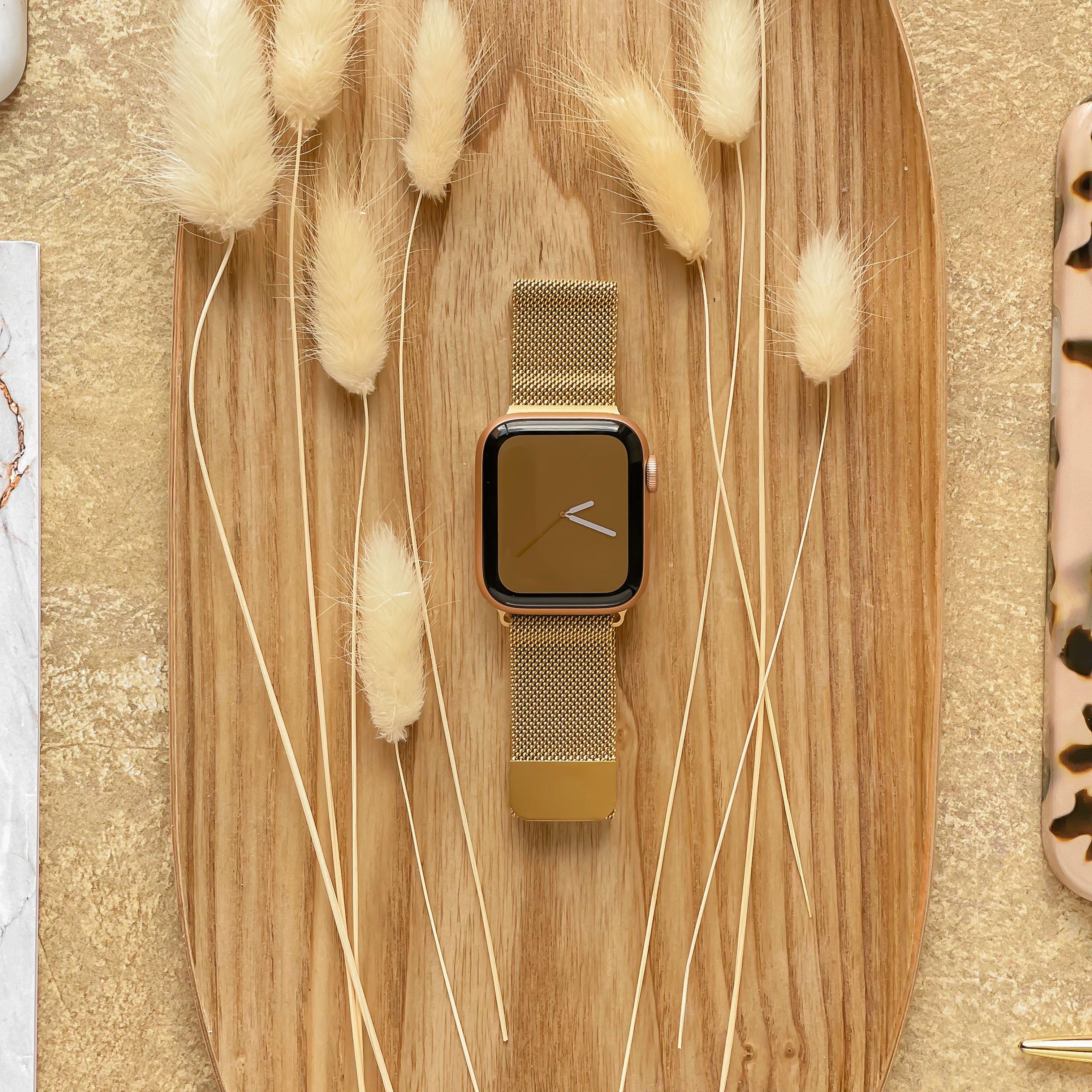 Magnetic Chain Apple Watch Strap - Gold – Coconut Lane
